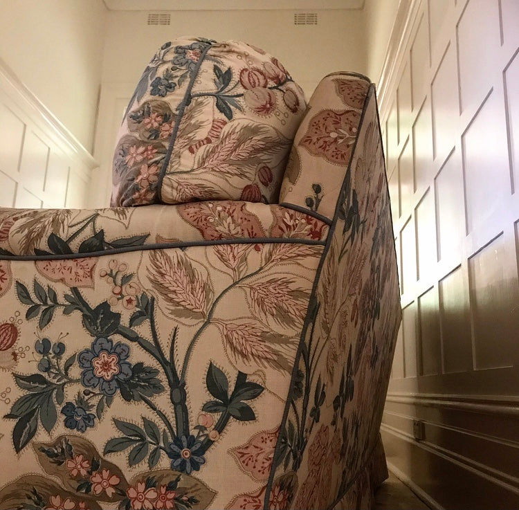 Beautiful vintage Bennison linen upholstered 3 seater sofa – Textile & Twig